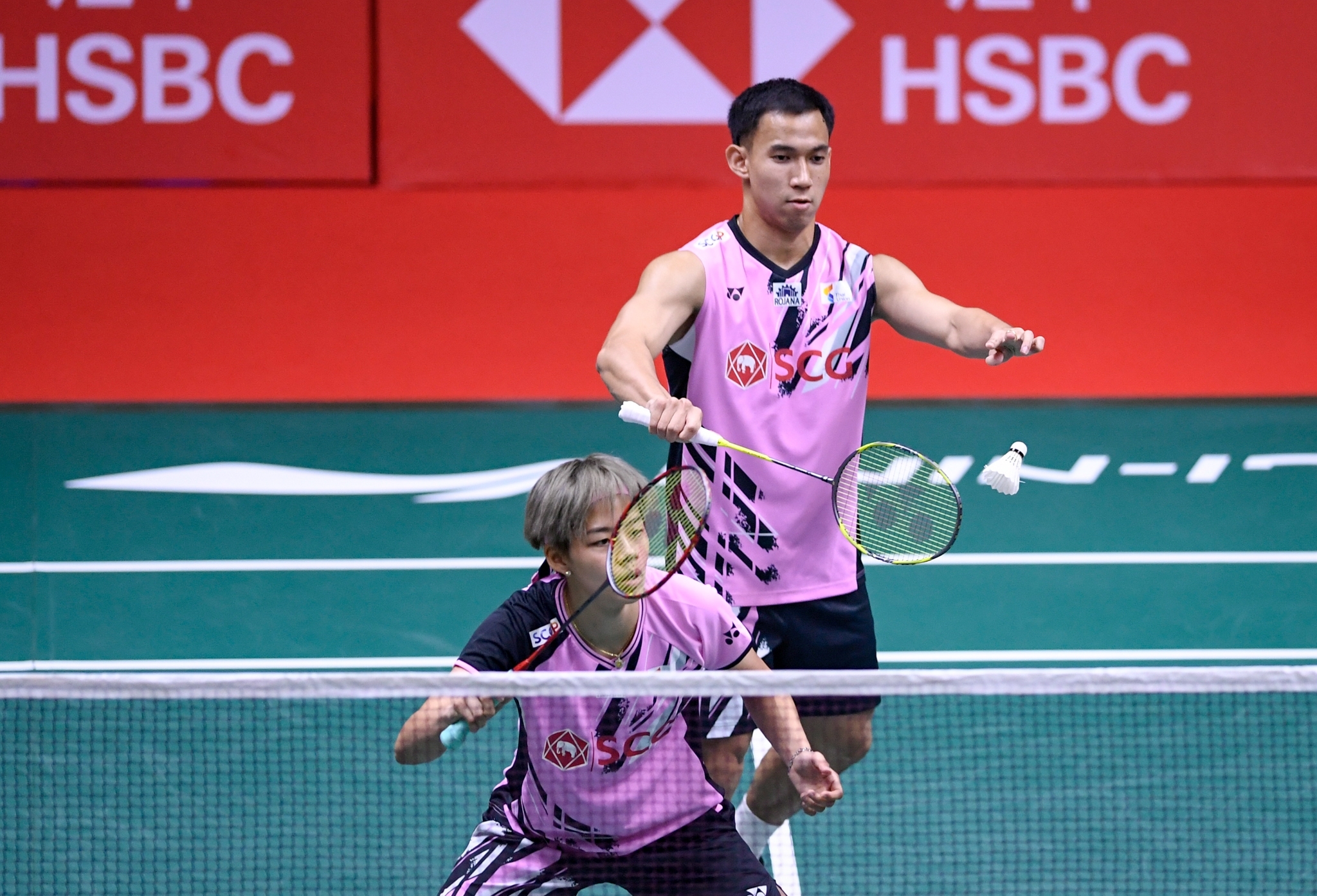 "บาส-ปอป้อ" ประเดิมคว้าชัยแมตช์แรกขนไก่เวิลด์ทัวร์ไฟนอลส์